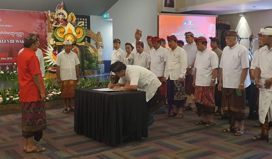 Lestarikan Budaya dan Tradisi, Gubernur Koster Resmikan Pasamuhan Agung Basa Bali VIII
