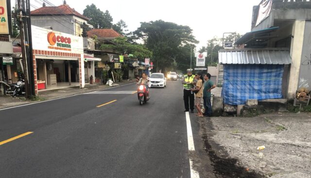 Hindari Motor Nyeberang, Pemotor Tabrak Pikap hingga Tewas di Baturiti